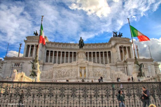 O imponente Monumento a Vittorio Emanuele II em Roma, ou Il Vittoriano ...